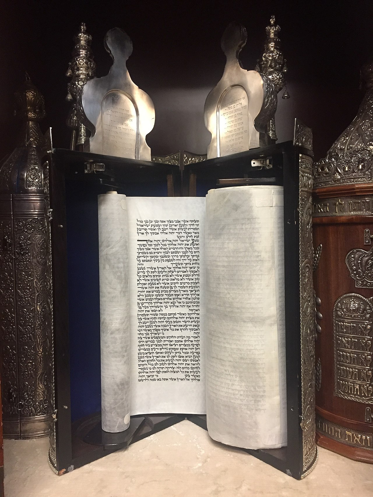 Holding Torah in Our Hands - Reconstructing Judaism